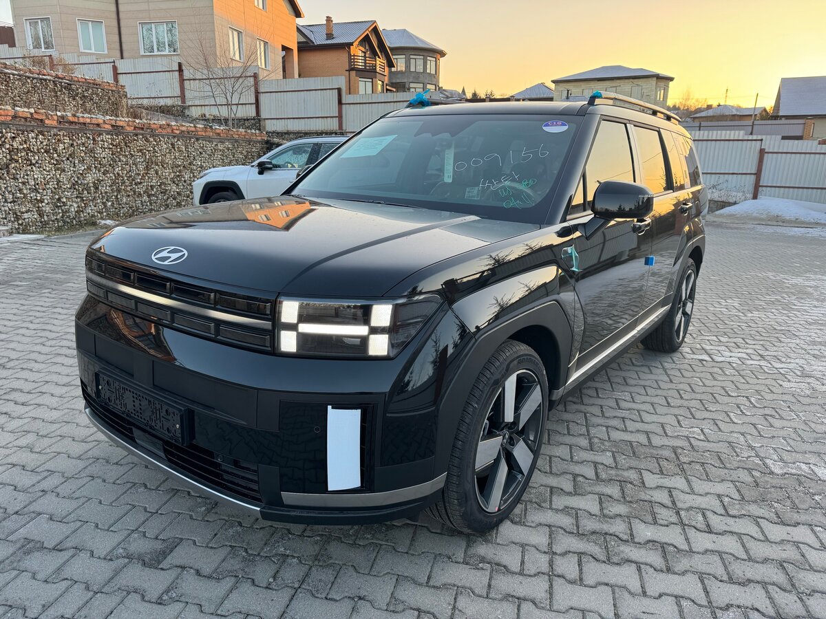 Купить б/у Hyundai Santa Fe V (MX5) 2.5 AT (194 л.с.) 4WD бензин автомат в Москве: чёрный Хендай ...