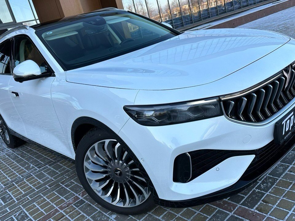 Купить б/у Voyah Free I EVR 1.5hyb AT (693 л.с.) 4WD гибрид автомат в ...
