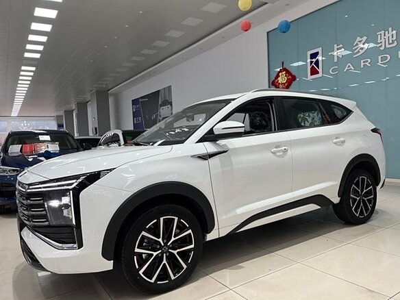 Купить б/у JAC Sehol X8 Plus 2022-2025 1.5 AMT (184 л.с.) бензин робот в Кемерове: белый Джак ...