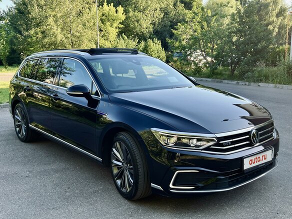 Купить б/у Volkswagen Passat B8 Рестайлинг GTE 1.4hyb AMT (218 л.с.) гибрид робот в Москве ...