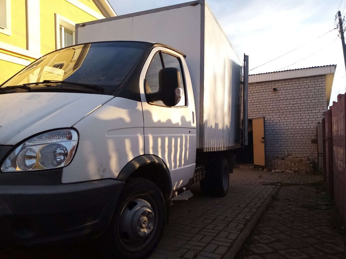 Купить б/у ГАЗ ГАЗель (3302) бензин-газ механика в Кирове: белый изотермический кузов 2010 года ...