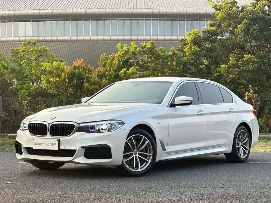 Купить б/у BMW 5 серии VII (G30/G31) Рестайлинг 525Li 2.0 AT (184 л.с.) бензин автомат во ...