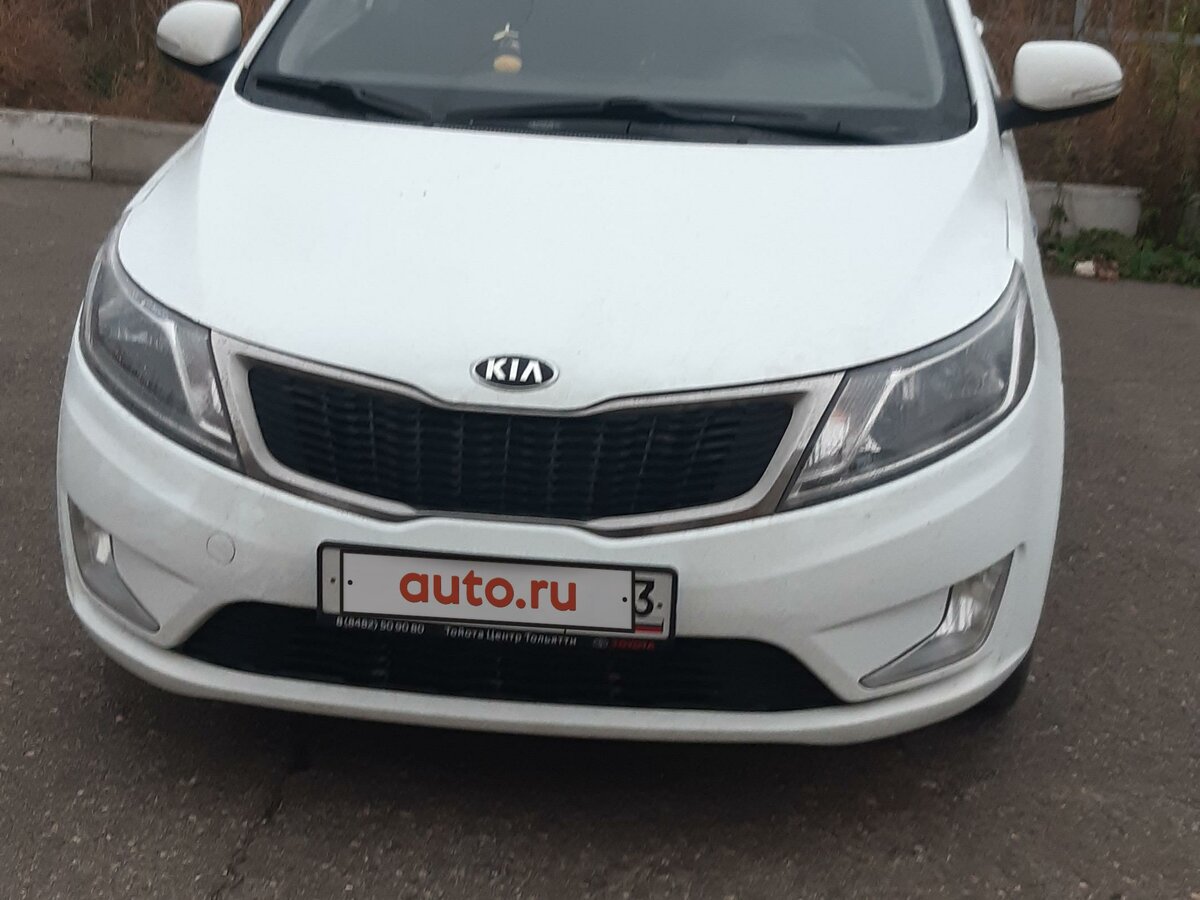 Купить б/у Kia Rio III 6-speed 1.6 AT (123 л.с.) бензин автомат в Тольятти: белый Киа Рио III ...