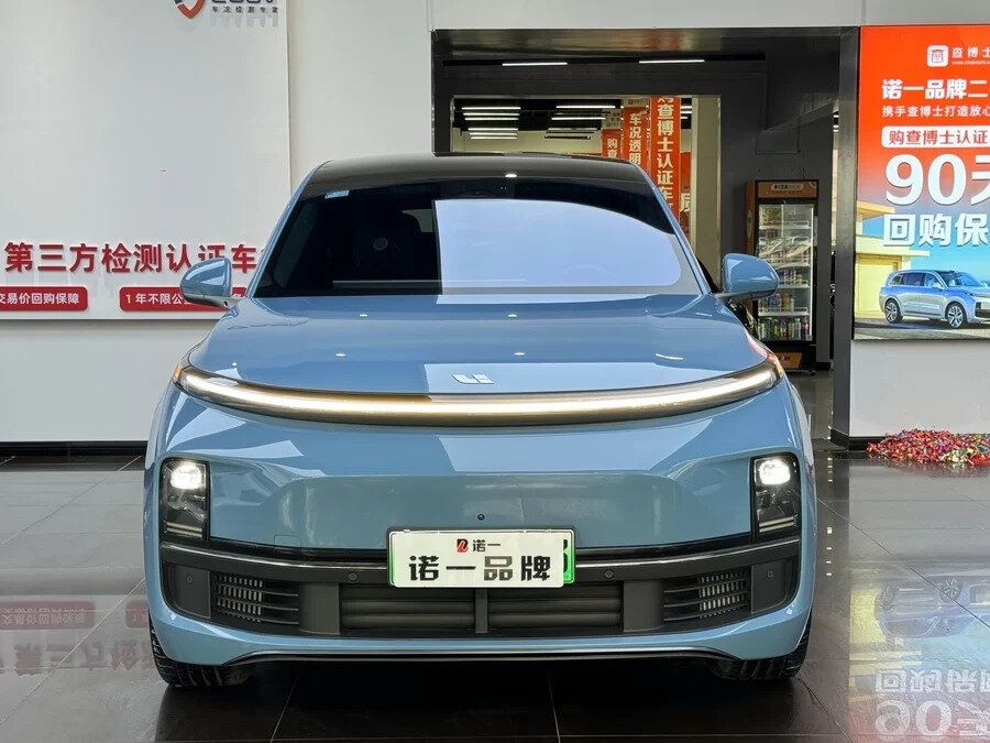 Купить б/у LiXiang L8 I 42.8 kWh 1.5hyb AT (449 л.с.) 4WD гибрид автомат во Владивостоке ...