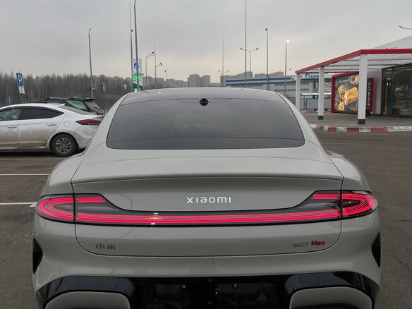 Купить б/у Xiaomi SU7 2023-2025 Electro AT (495.0 кВт) 4WD электро автомат в Вологде: серый ...