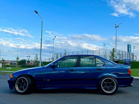 Купить б/у BMW 3 серии III (E36) 320i 2.0 MT (150 л.с.) бензин механика в Санкт-Петербурге ...