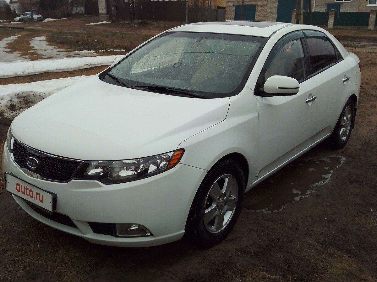 Купить б/у Kia Forte I 1.6 AT (140 л.с.) бензин автомат в Уве: белый ...