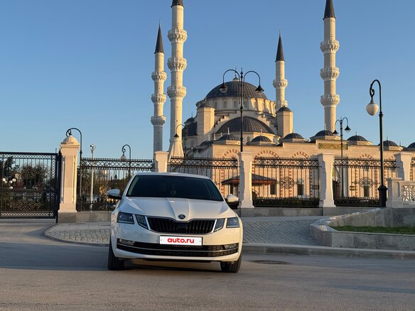 Купить б/у Skoda Octavia III (A7) Рестайлинг 1.8 AMT (180 л.с.) бензин ...