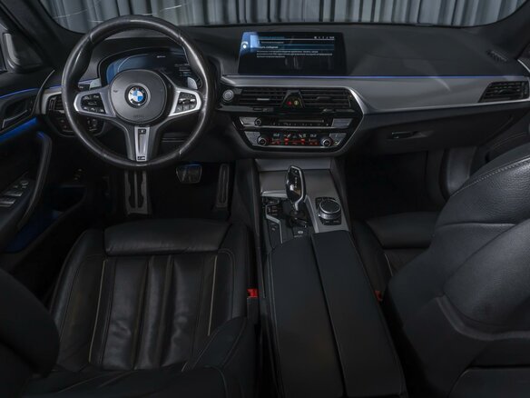 Купить б/у BMW 5 серии VII (G30/G31/G38) 530e 2.0hyb AT (252 л.с ...