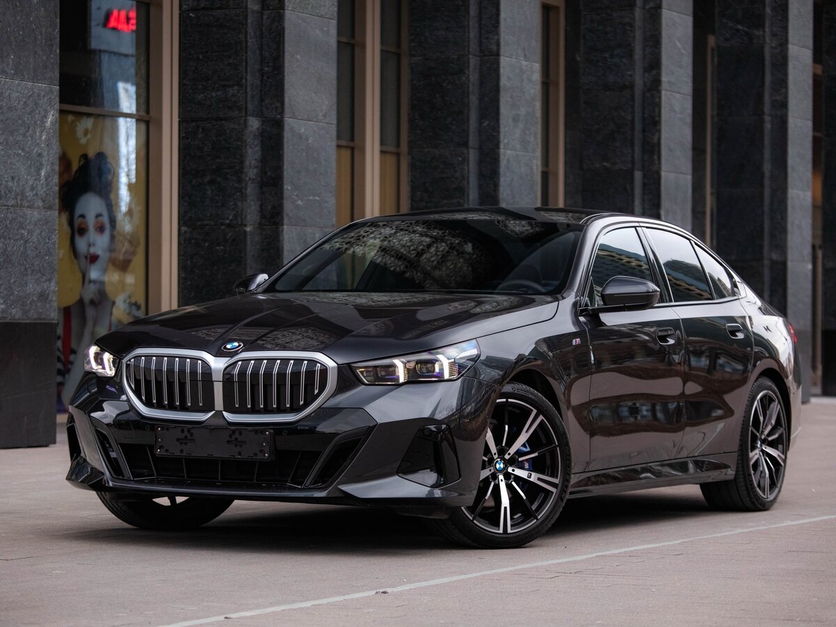 Купить б/у BMW 5 серии VIII (G60/G61/G68) 530i xDrive 2.0 AT (258 л.с.) 4WD бензин автомат в ...