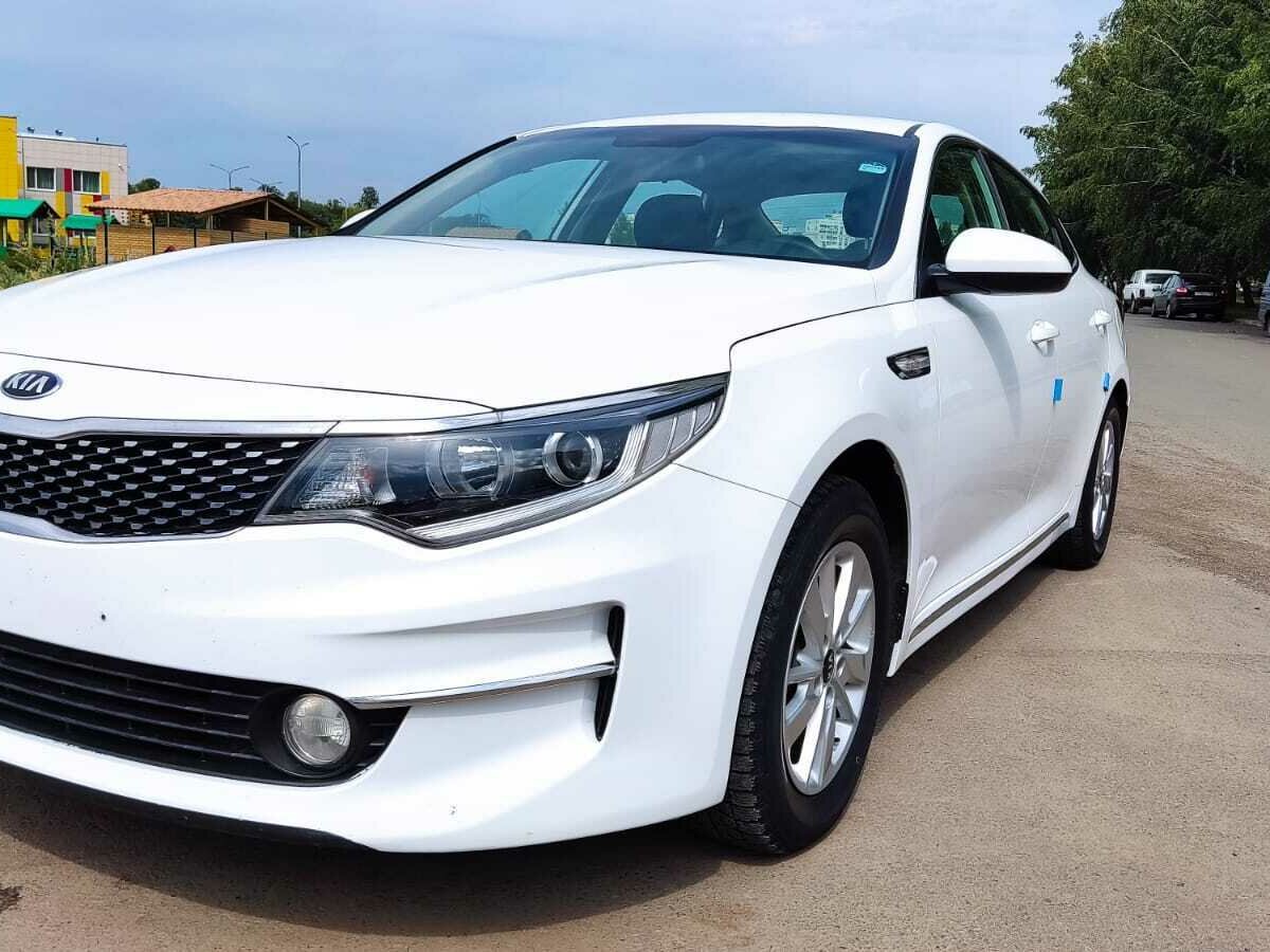 Купить б/у Kia K5 II 2.0 AT (151 л.с.) газ автомат в Нижнекамске: белый Киа к5 II седан 2017 ...