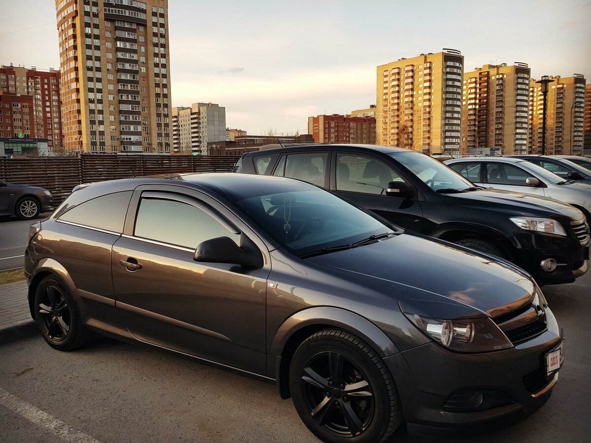 Купить б/у Opel Astra H Рестайлинг GTC 1.8 MT (140 л.с.) бензин ...