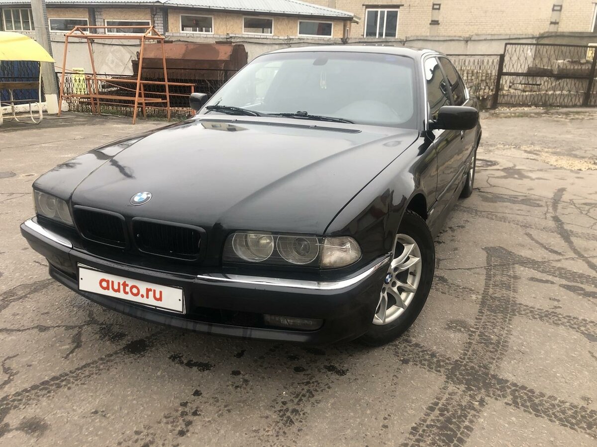 Купить б/у BMW 7 серии III (E38) 728i 2.8 AT (193 л.с.) бензин автомат в Воронеже: чёрный БМВ 7 ...