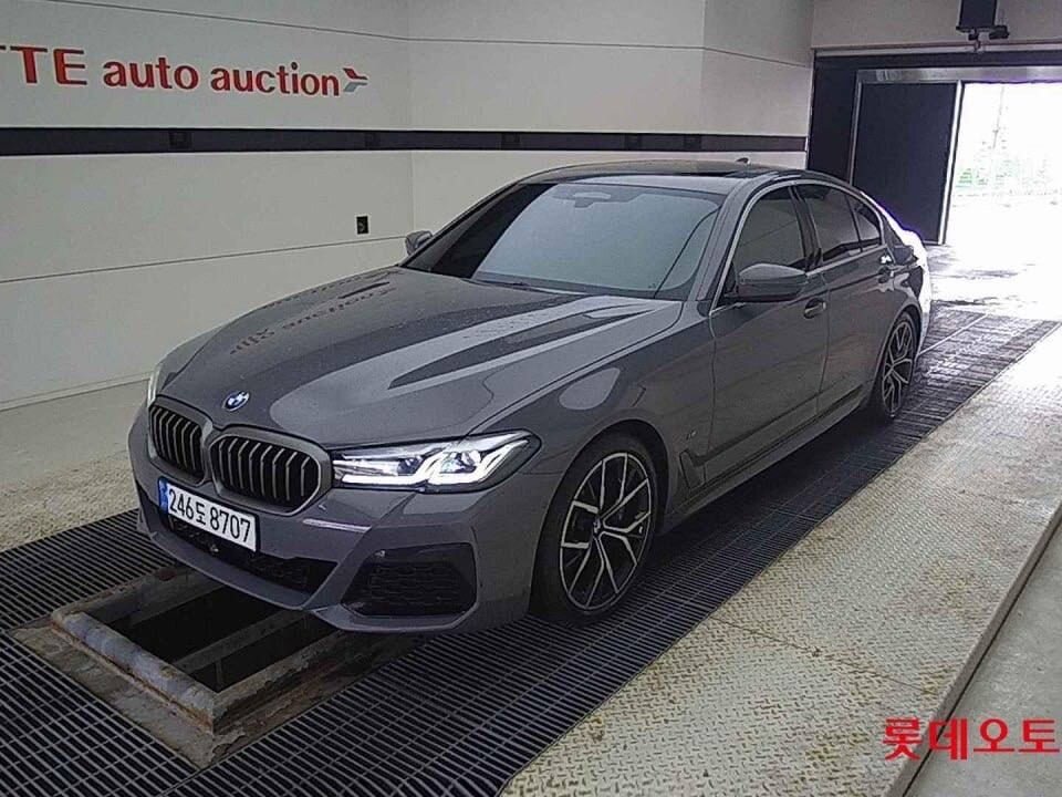 Купить б/у BMW 5 серии VII (G30/G31/G38) Рестайлинг 530i 2.0 AT (252 л.с.) бензин автомат во ...