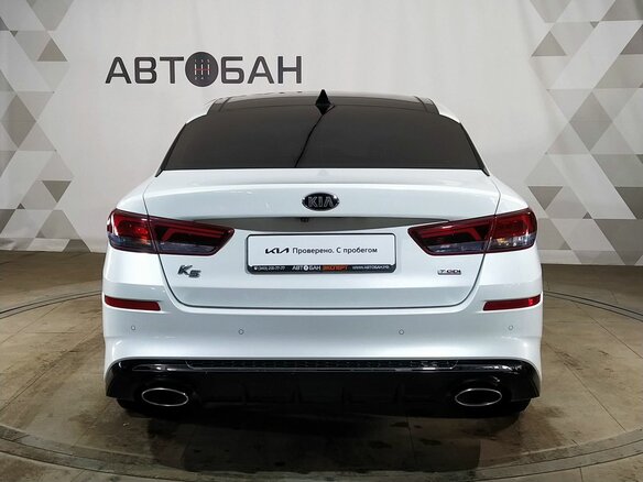 Купить б/у Kia K5 II 1.6 AMT (180 л.с.) бензин робот в Екатеринбурге: белый Киа к5 II седан 2018 ...