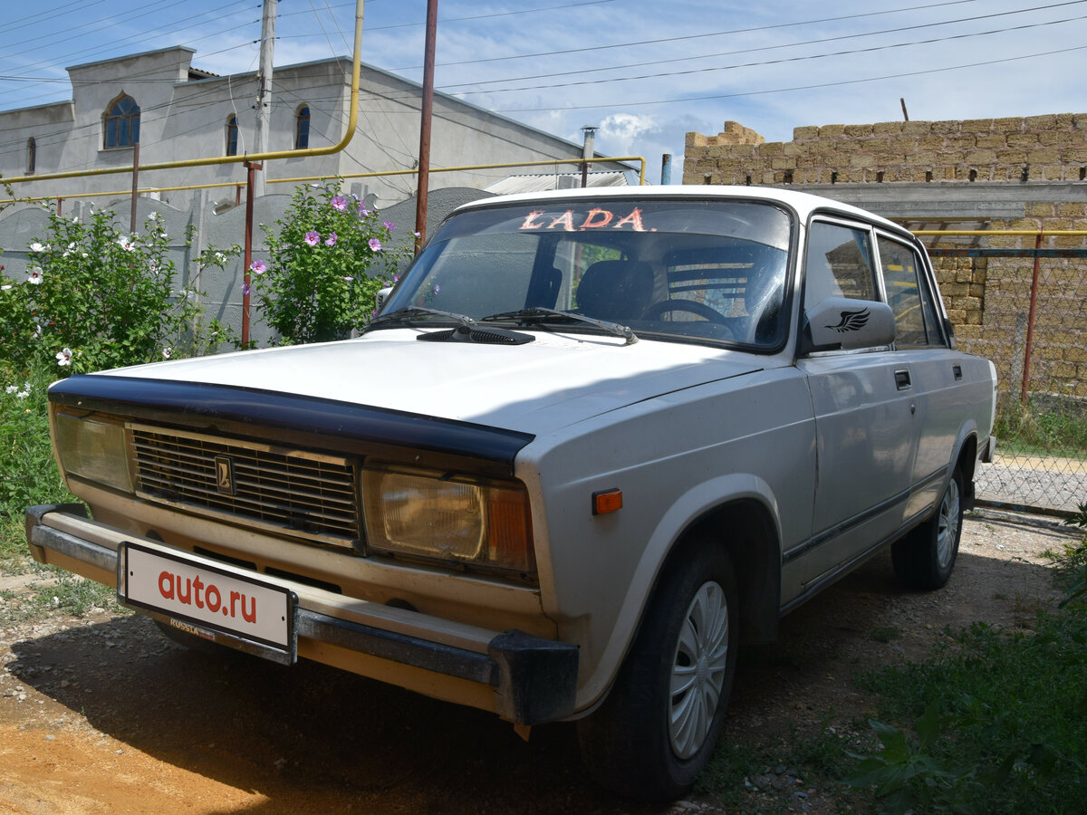 Купить б/у Lada (ВАЗ) 2105 1979-2011 1.5 MT (75 л.с.) бензин механика в Бахчисарае: белый Лада ...