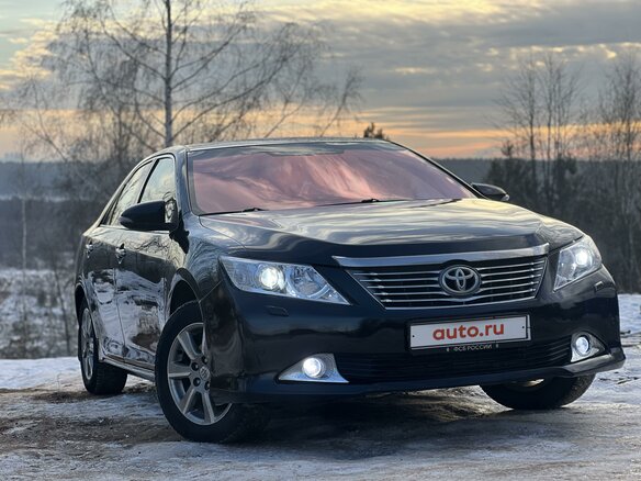 Купить б/у Toyota Camry VII (XV50) 3.5 AT (249 л.с.) бензин автомат в Перми: чёрный Тойота Камри ...
