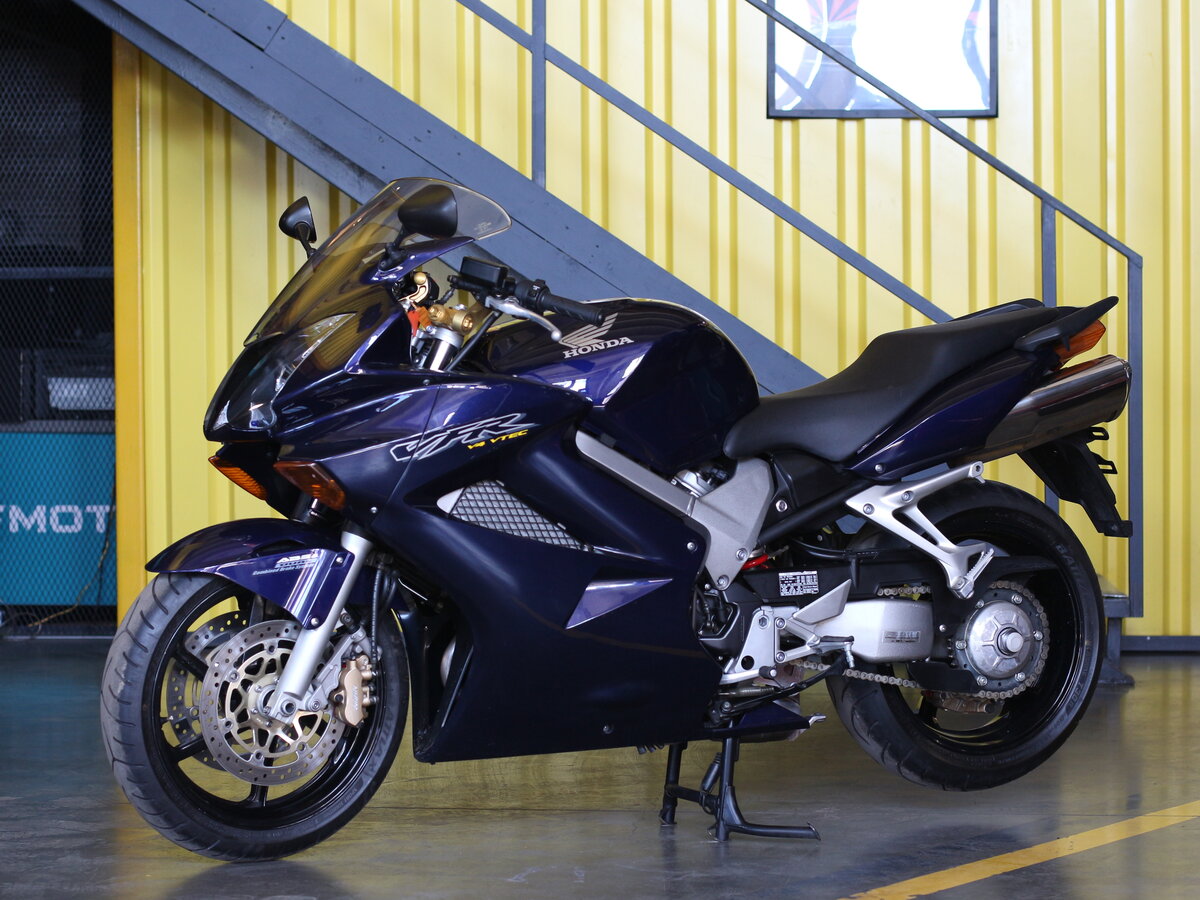 Купить б/у Honda VFR 800 инжектор 6 передач в Санкт-Петербурге: синий ...