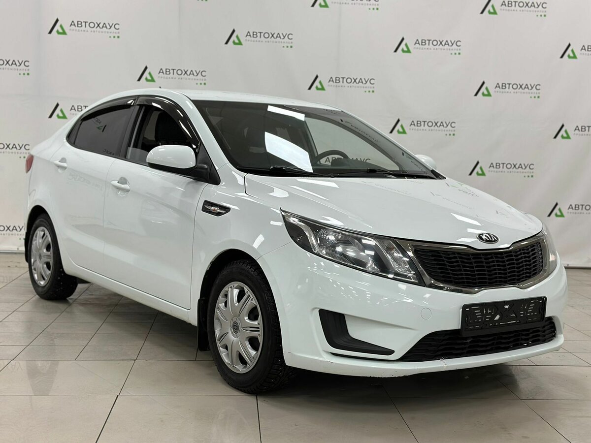 Купить б/у Kia Rio III 1.4 MT (107 л.с.) бензин механика в Нижнем Новгороде: белый Киа Рио III ...
