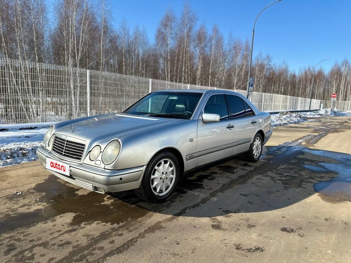 Купить б/у Mercedes-Benz E-Класс II (W210, S210) 240 2.4 AT (170 л.с.) бензин автомат в Москве ...