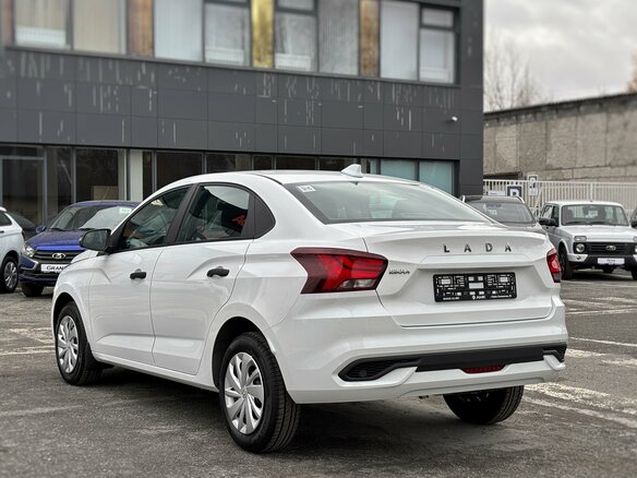 Купить новый Lada (ВАЗ) Iskra 2025-2026 1.6 MT (106 л.с.) бензин ...