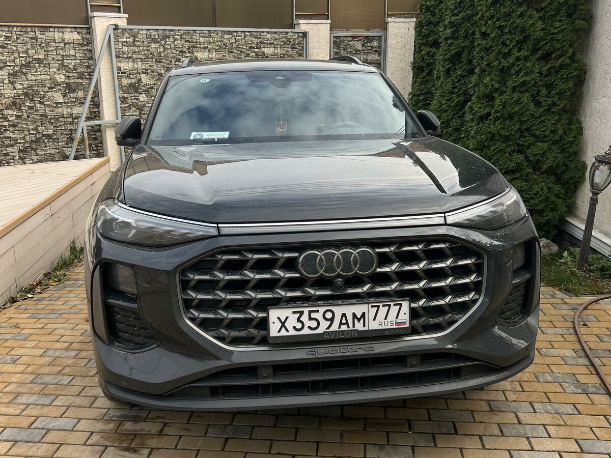 Купить б/у Audi Q6 2022-2025 45 TFSI 2.0 AMT (265 л.с.) 4WD бензин робот в Москве: чёрный Ауди ...