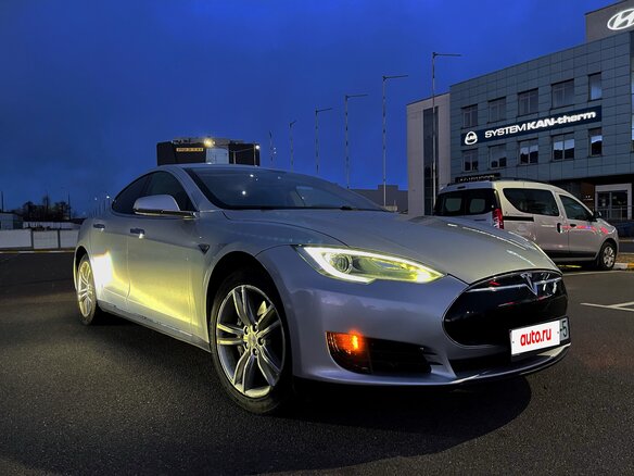 Купить б/у Tesla Model S I S85 Electro AT (285.0 кВт) электро автомат в ...