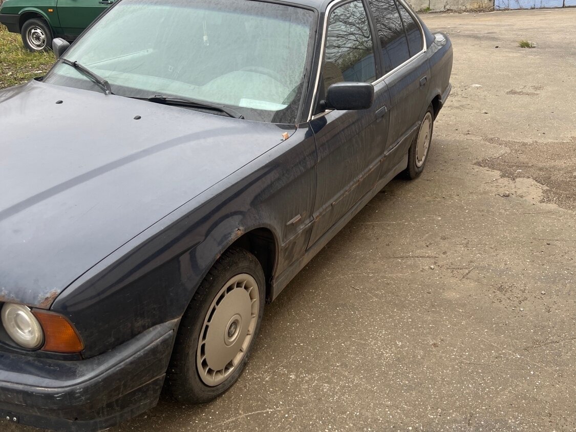 Купить б/у BMW 5 серии III (E34) 518i 1.8 MT (115 л.с.) бензин механика в Москве: синий БМВ 5 ...