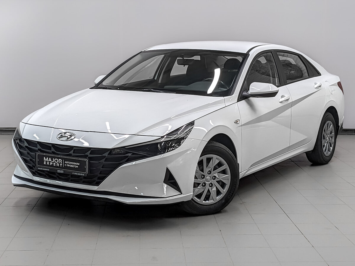 Купить б/у Hyundai Elantra VII (CN7) 1.6 AT (128 л.с.) бензин автомат в Москве: белый Хендэ ...