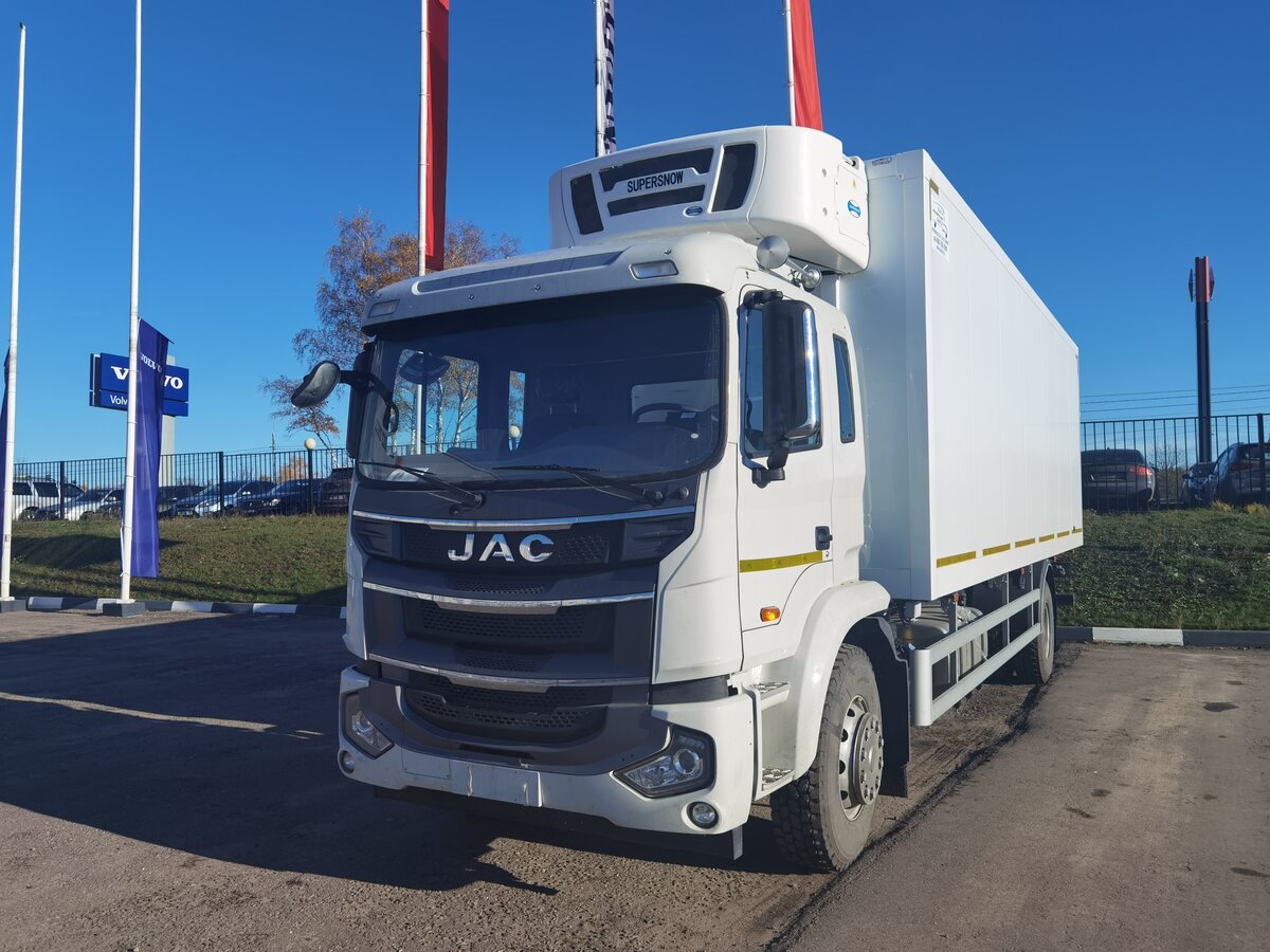 Купить новый JAC N200 дизель механика в Москве: белый рефрижератор 2022 ...