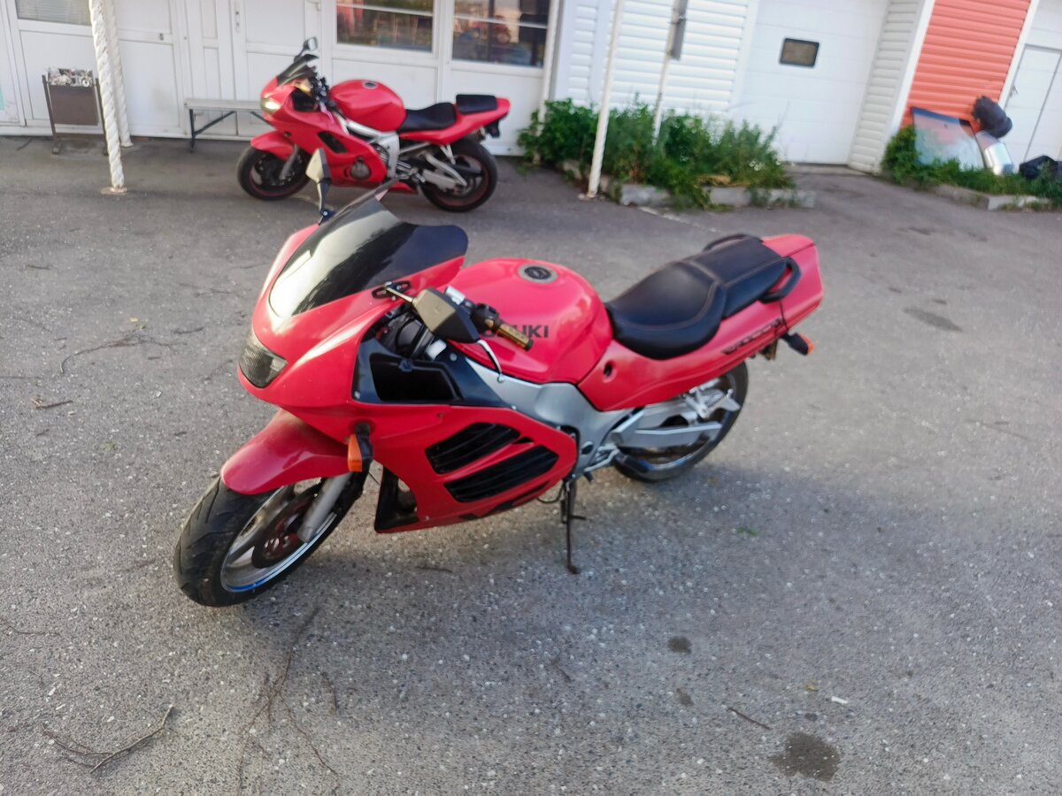 Купить б/у Suzuki RF 400 карбюратор 6 передач в Казани: красный спорт-туризм 1999 года по цене ...
