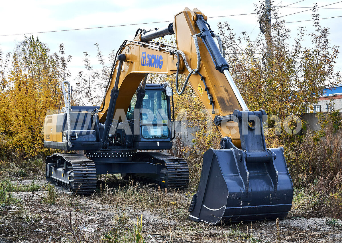 Купить новый XCMG XE в Челябинске: жёлтый гусеничный экскаватор 2022 года по цене 12 000 000 ...