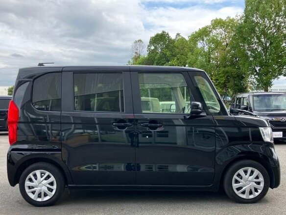 Купить б/у Honda N-BOX II Рестайлинг 0.7 CVT (64 л.с.) 4WD бензин ...