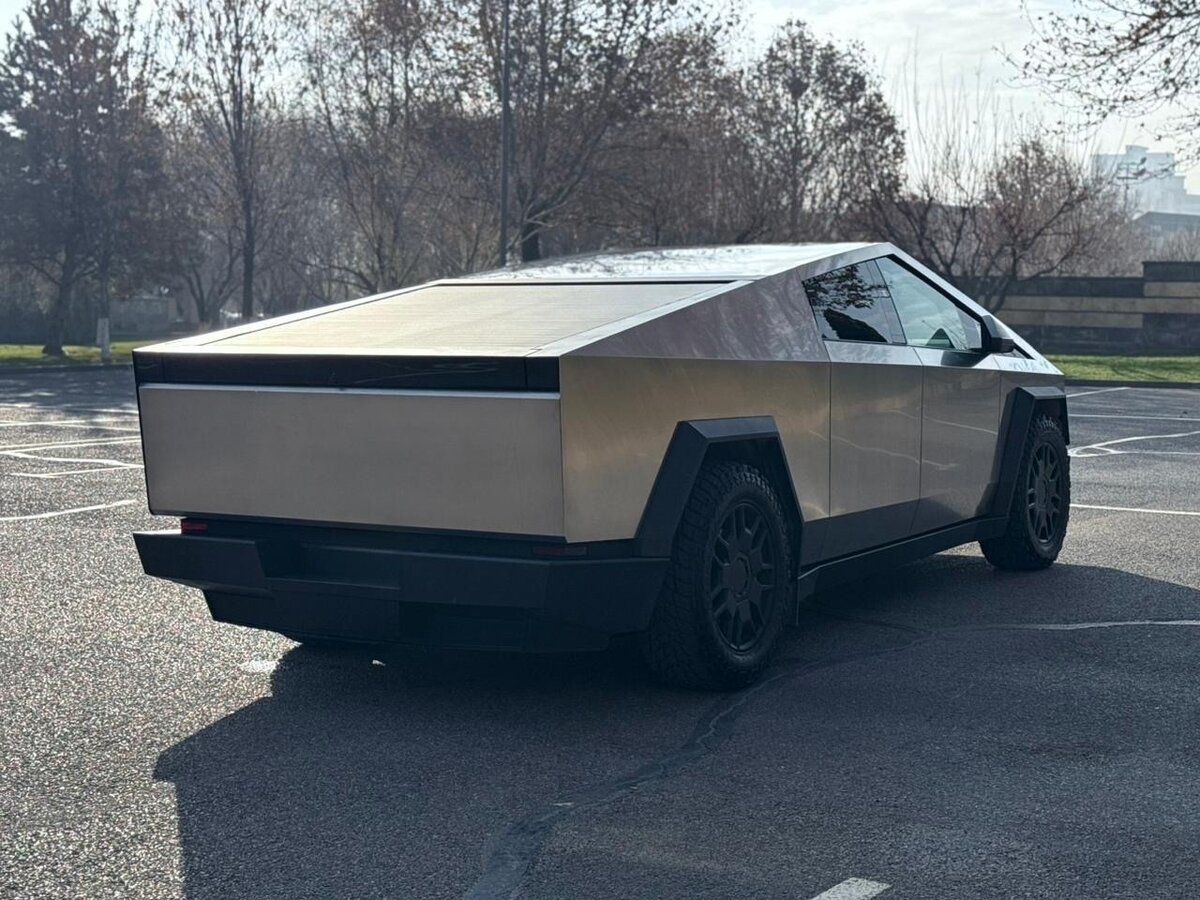 Купить б/у Tesla Cybertruck 2023-2026 All-wheel Drive Electro AT (448.0 ...