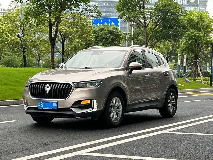 Купить б/у Borgward BX5 2017-2021 1.4 AT (150 л.с.) бензин автомат во Владивостоке: бежевый ...