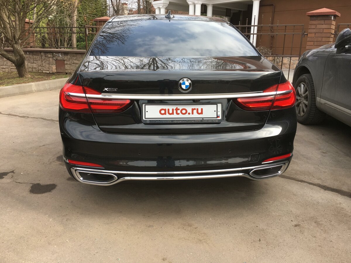 Купить б/у BMW 7 серии VI (G11/G12) 730Ld xDrive 3.0d AT (265 л.с.) 4WD ...
