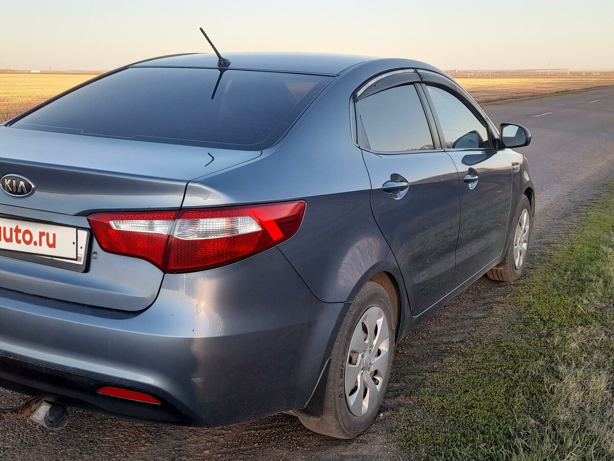 Купить б/у Kia Rio III 1.4 MT (107 л.с.) бензин механика в Шипунове: голубой Киа Рио III седан ...