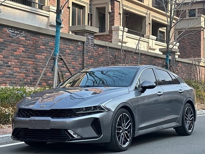 Купить б/у Kia K5 III 2.0 AT (240 л.с.) бензин автомат в Севастополе: серый Киа к5 III седан ...