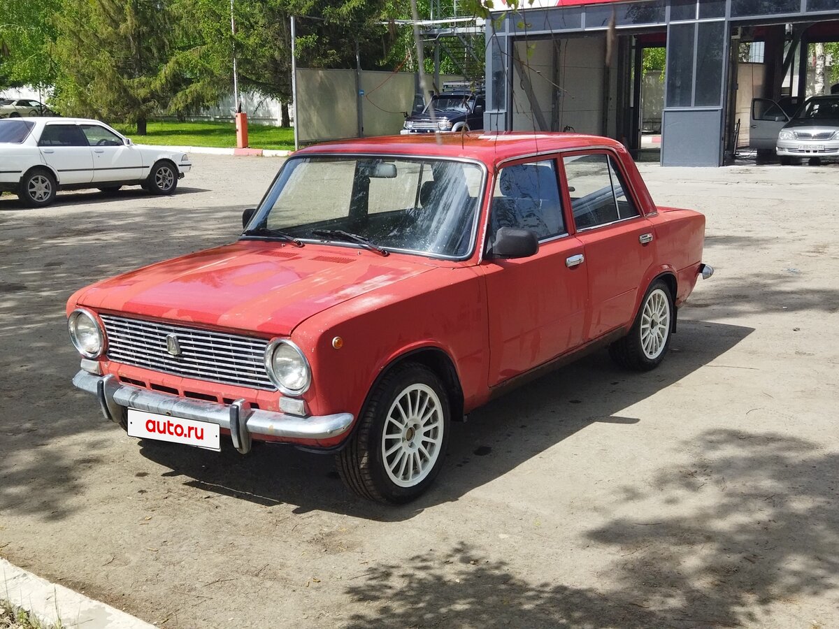 Купить б/у Lada (ВАЗ) 2101 1970-1988 1.2 MT (64 л.с.) бензин механика в Барнауле: красный Лада ...