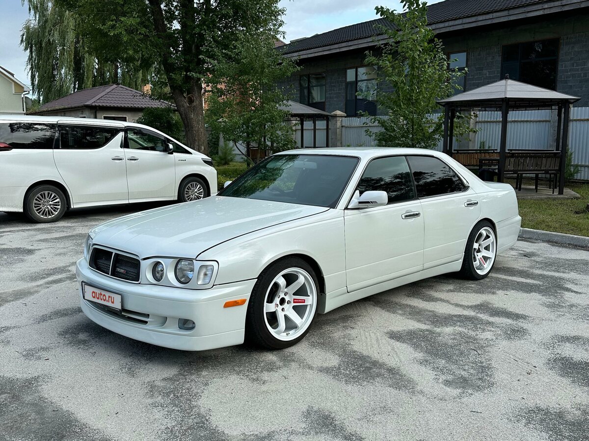 Купить б/у Nissan Gloria X (Y33) 2.5 AT (190 л.с.) бензин автомат в Уссурийске: белый Ниссан ...