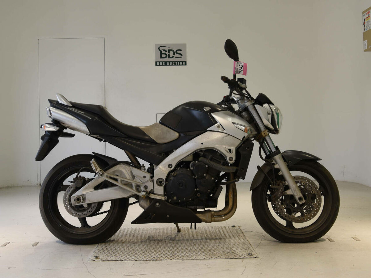 Купить б/у Suzuki GSR 400 инжектор 6 передач во Владивостоке: чёрный дорожный 2006 года по цене ...