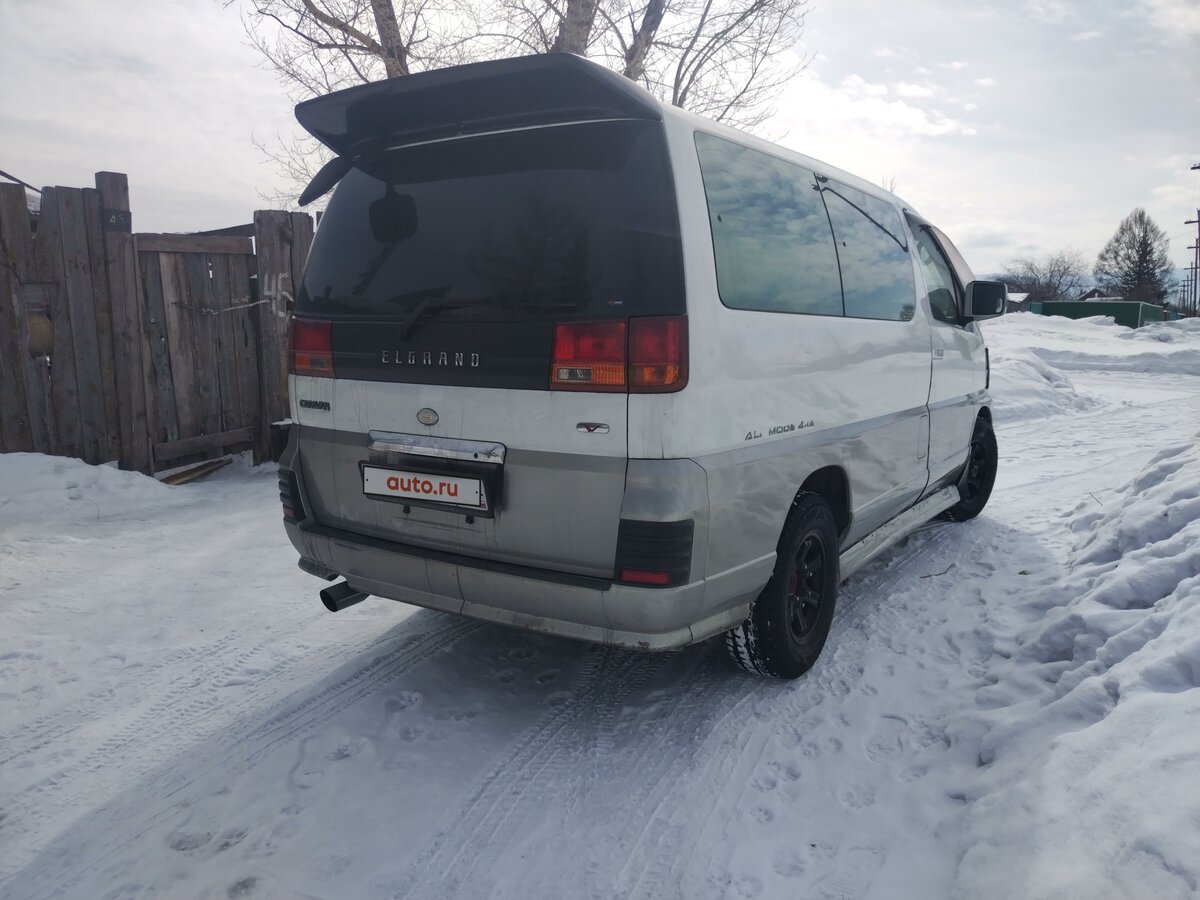 Купить б/у Nissan Elgrand I (E50) 3.2d AT (150 л.с.) 4WD дизель автомат в Кызыле: серебристый ...