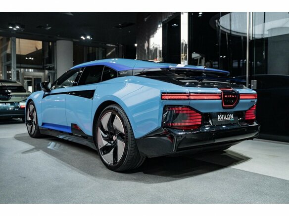 Купить новый HiPhi Z 2022-2024 120 kWh Electro AT (494.0 кВт) 4WD электро автомат в Москве ...