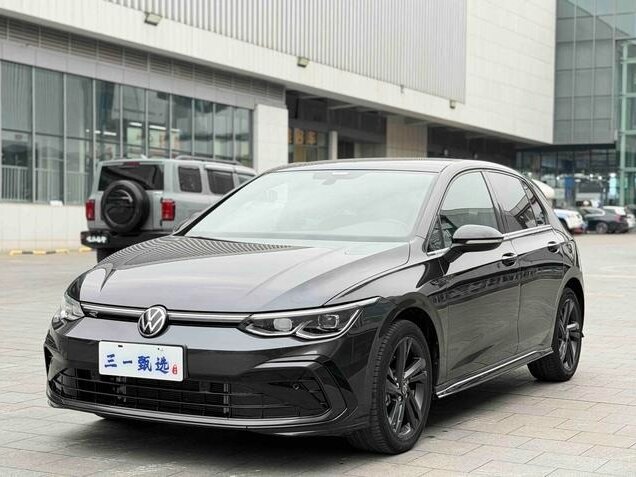 Купить б/у Volkswagen Golf VIII 1.4 AMT (150 л.с.) бензин робот во ...