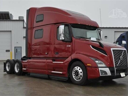 Купить б/у Volvo VNL дизель автомат во Владивостоке: пурпурный 2020 ...