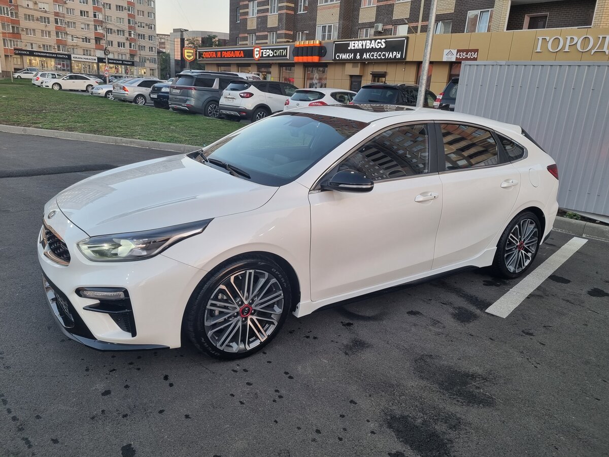 Купить б/у Kia K3 II 1.6 AMT (204 л.с.) бензин робот в Ставрополе: белый Киа к3 II хэтчбек 5 ...