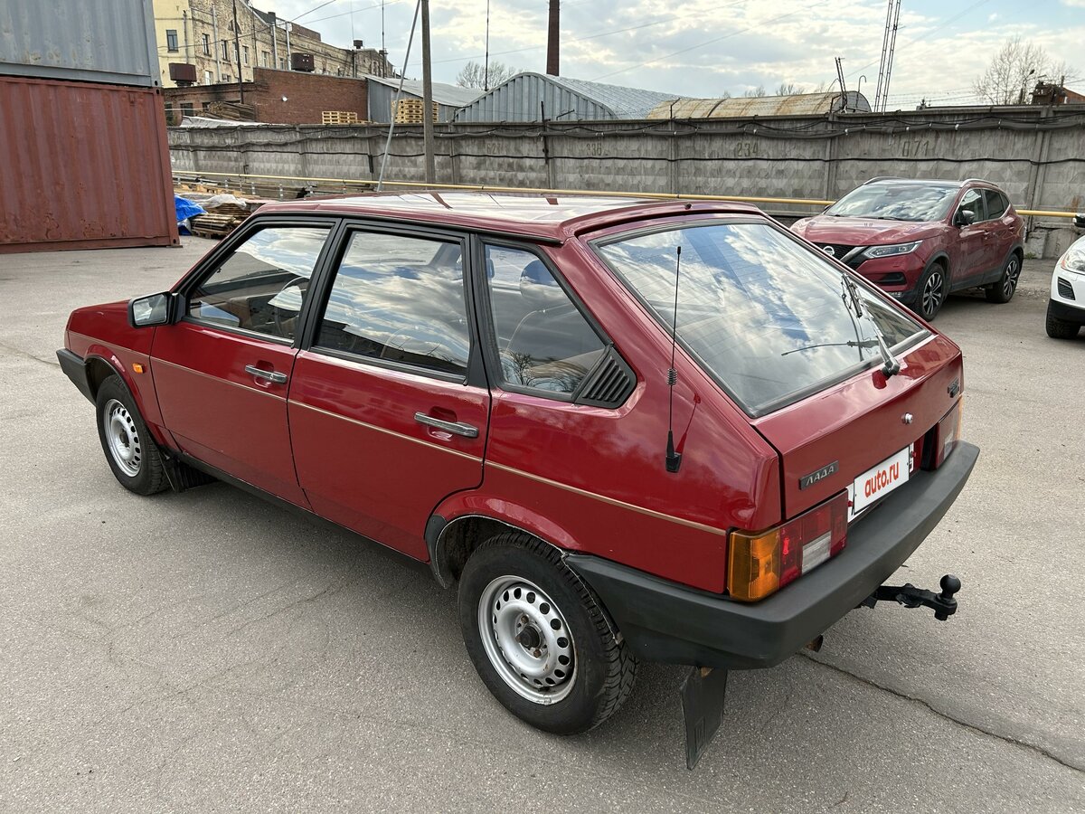 Купить б/у LADA (ВАЗ) 2109 1987-2006 1.3 MT (64 л.с.) бензин механика в Санкт-Петербурге ...