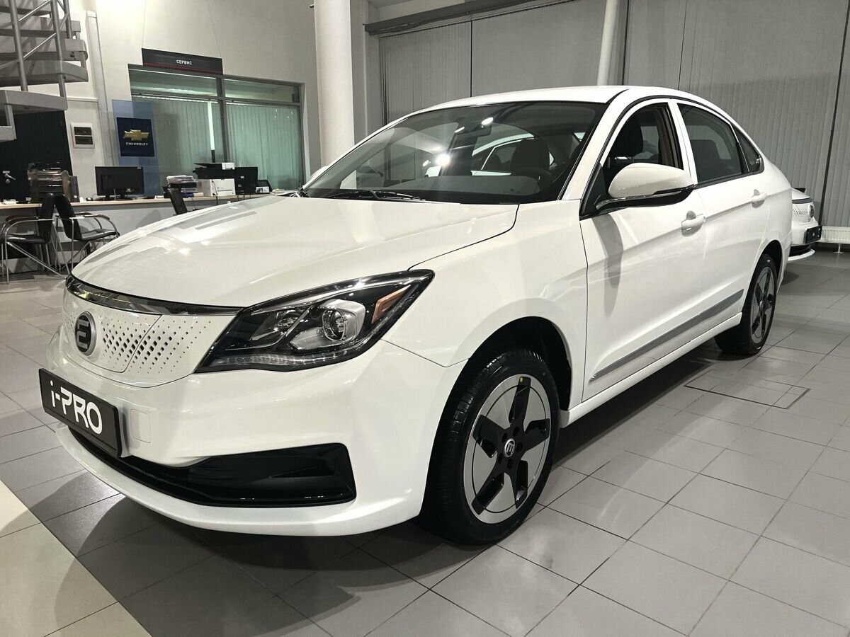 Купить новый Evolute i-PRO 2022-2023 Electro AT (110.0 кВт) электро автомат в Москве: белый ...