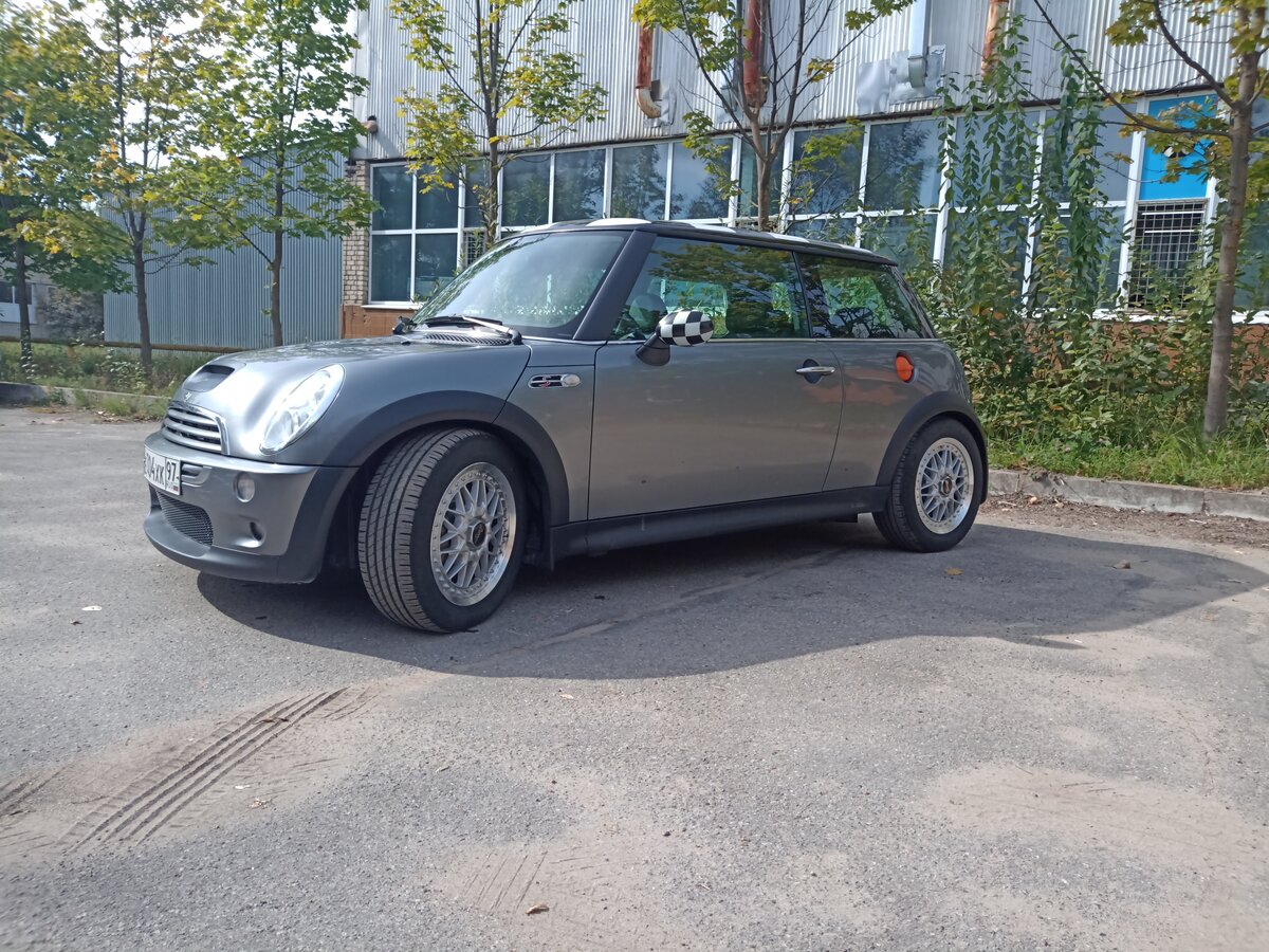 Купить б/у Mini Hatch I (R50) Cooper S 1.6 AT (170 л.с.) бензин автомат ...