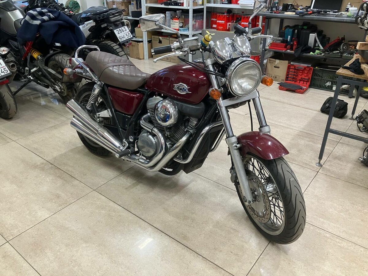 Купить б/у Honda VRX 400 в Москве: красный дорожный 1995 года по цене 370 000 рублей на Авто.ру